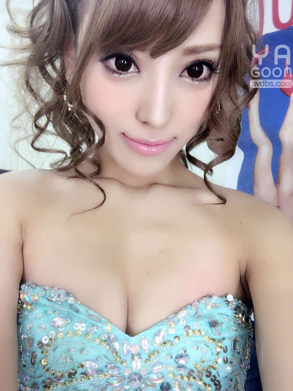 유리사키 우루미 / 2016년 유리사키 우루미 → 2022년 후지이 리아나 | AVDBS