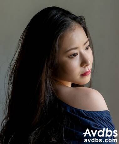 사츠키 에나 / 2020년 팔레노 신인. 우머나이저를 좋아하는 현역 여대생. | AVDBS