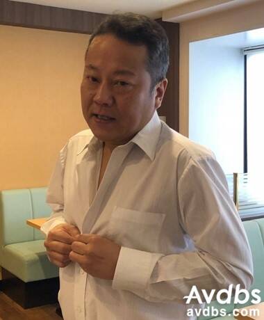 나카타 잇페이 / 연극무대에서 활약한 연기파 AV남우. 드라마 장르에서 주로 나오며 현장에서는 분위기 메이커 | AVDBS