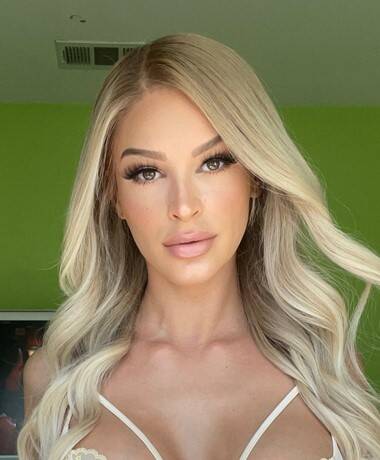 엠마 힉스 / 캐나다의 백인 포르노 배우 | AVDBS