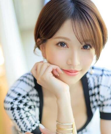 유메미 카나에 / 나고야 출신의 숙녀 배우 | AVDBS