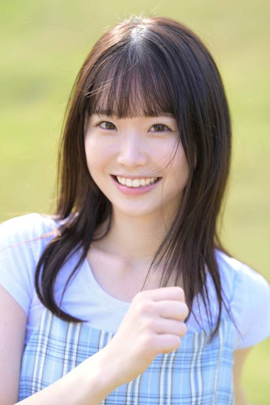 시라카미 에미카 / 귀여운 순백 슬렌더 롱헤어 미소녀 AV배우. | AVDBS